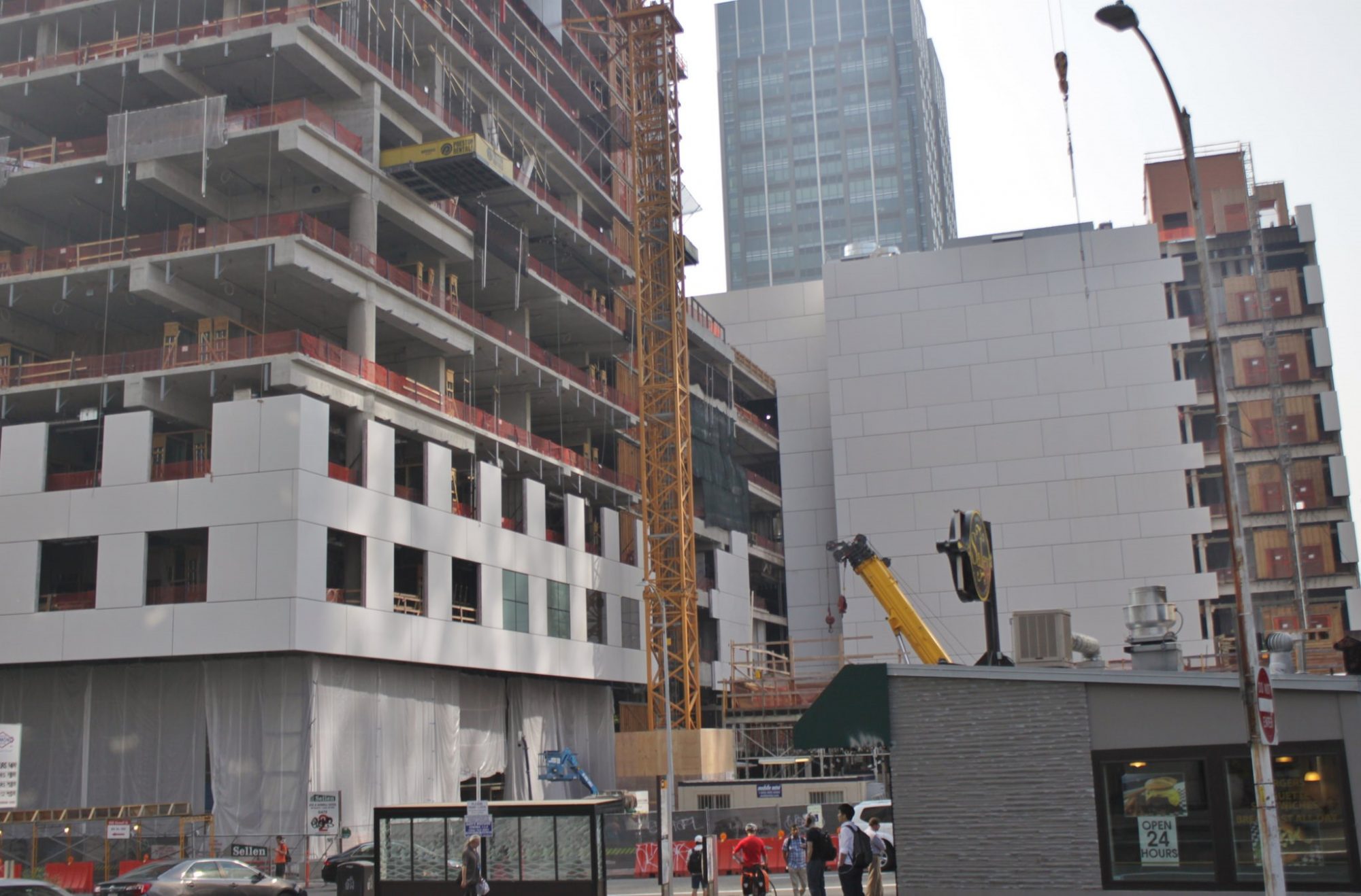 Latest figures show 437 high-rise buildings still with ACM cladding