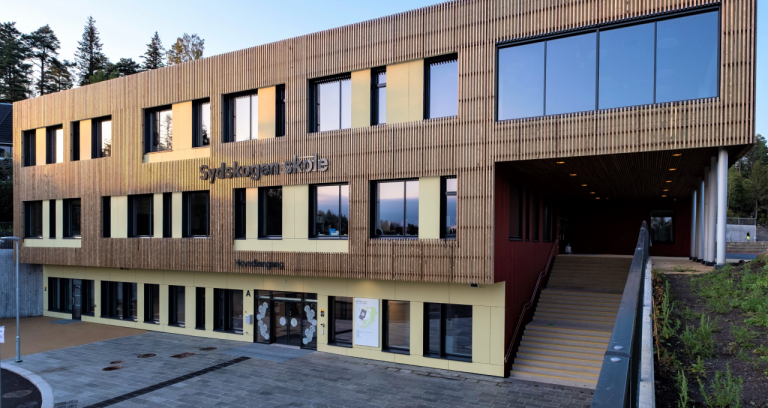 Norwegian school passes strict environmental standards